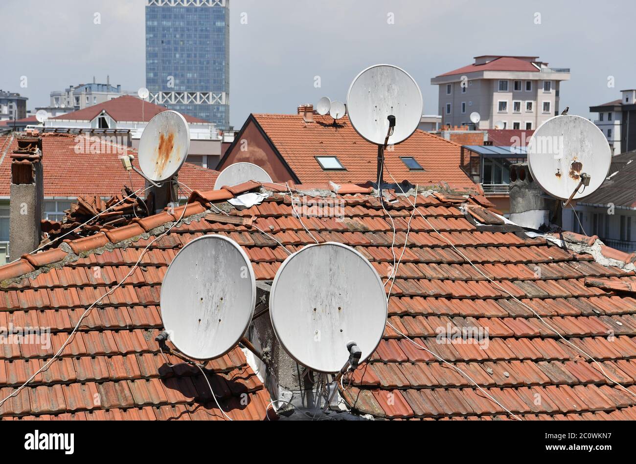 Old rusty tv antenna hi-res stock photography and images - Alamy