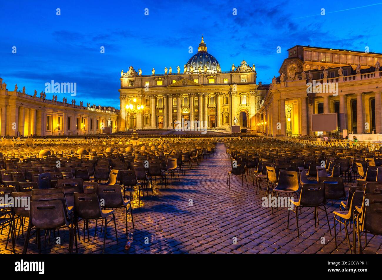 The vatican and night hi-res stock photography and images - Alamy