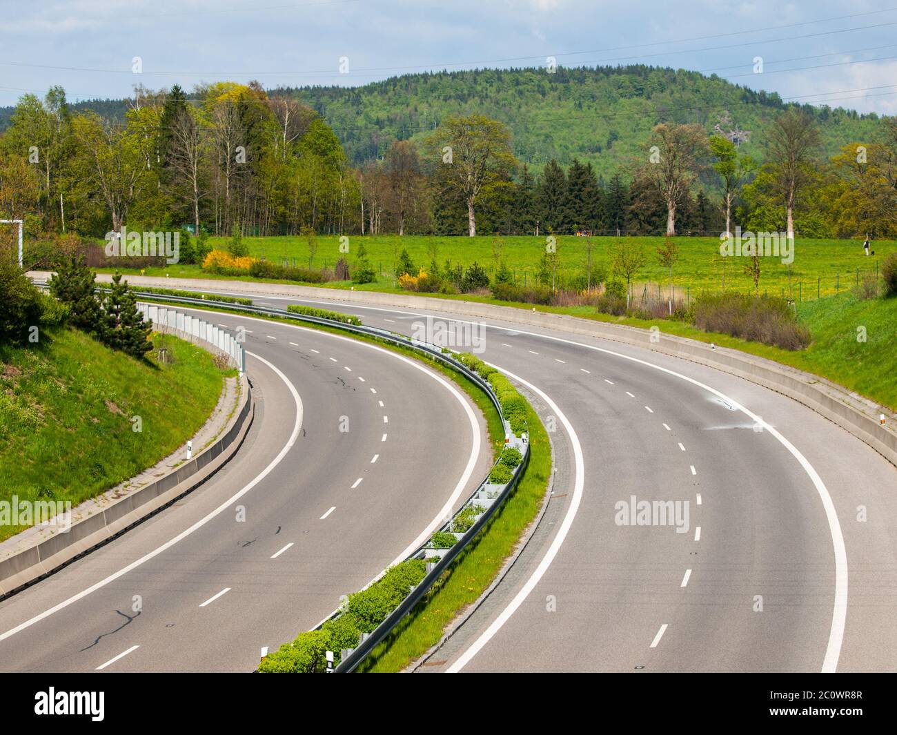 Two lane expressway hi-res stock photography and images - Alamy