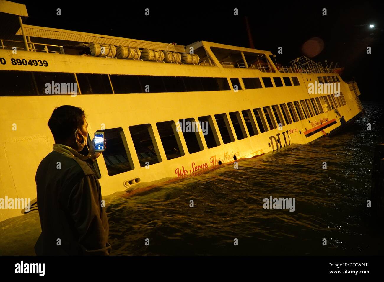 Sinking ferry boat hi-res stock photography and images - Alamy
