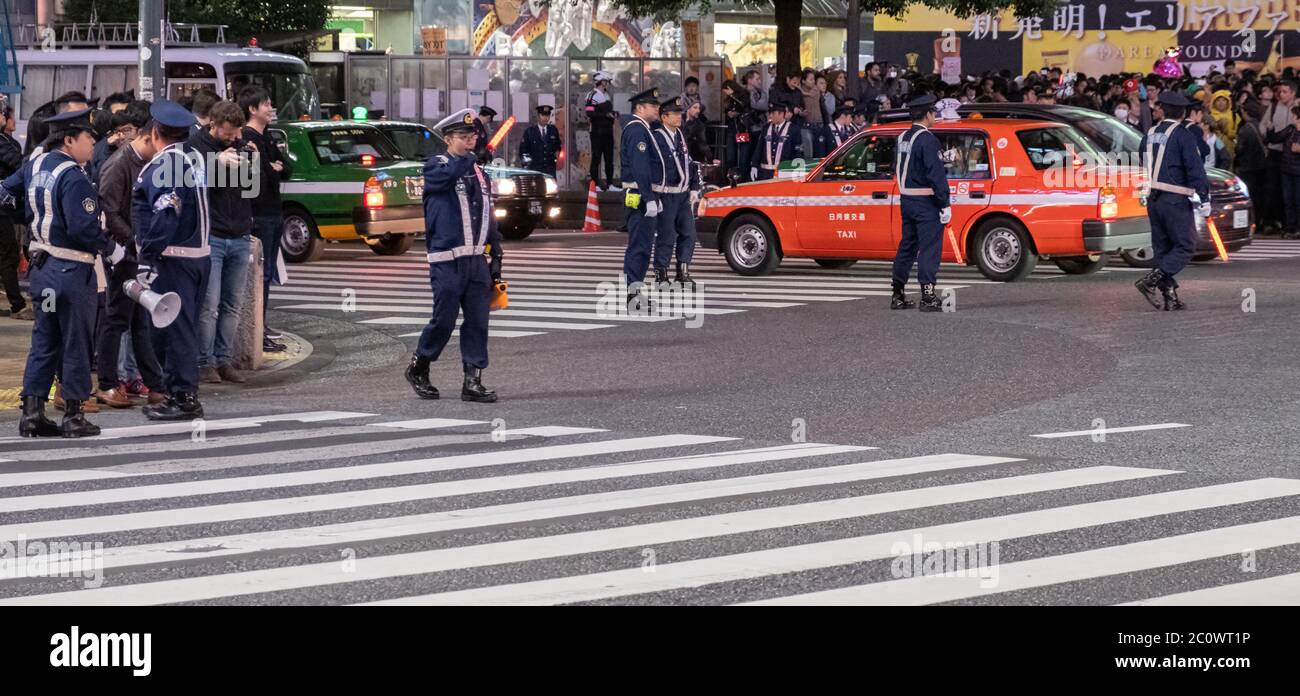 Tokyo police hi-res stock photography and images - Alamy