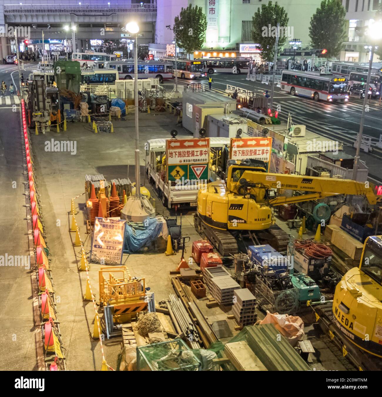 Japanese bus stop hi-res stock photography and images - Alamy