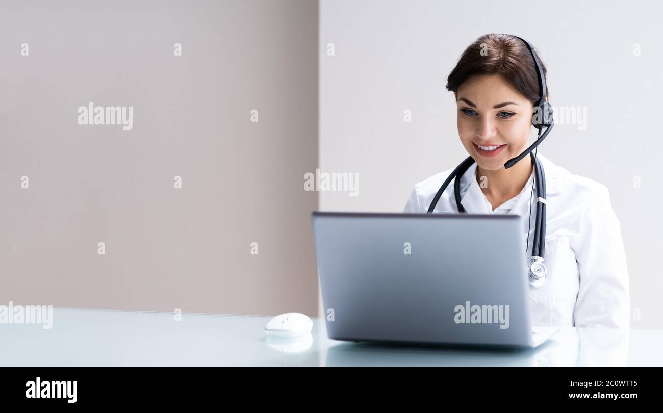 Doctor call center hi-res stock photography and images - Alamy