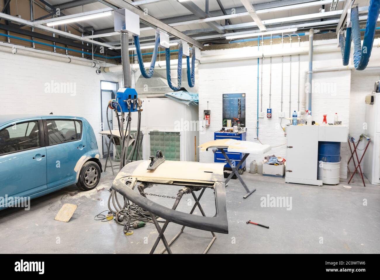 Panel beater hi-res stock photography and images - Alamy