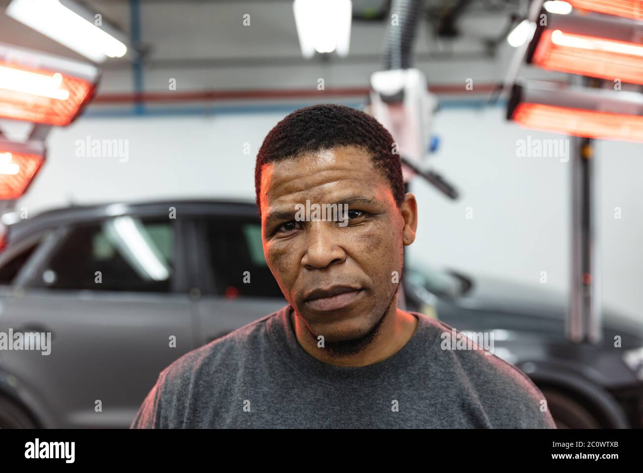 African american mechanic hi-res stock photography and images - Alamy