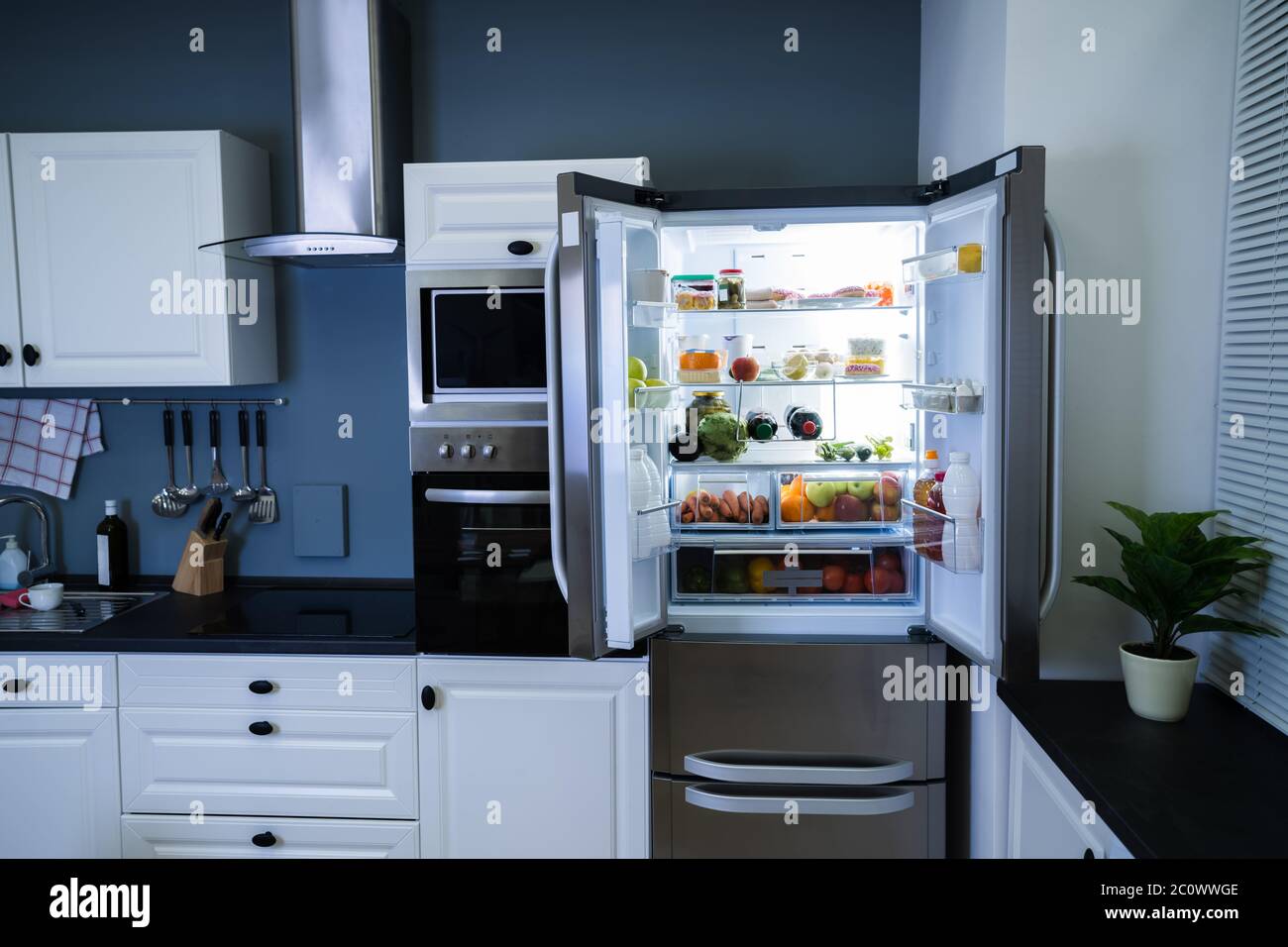 Modern fridge door open hi-res stock photography and images - Alamy