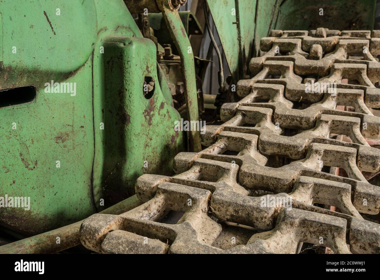 Crawler chain hi-res stock photography and images - Alamy