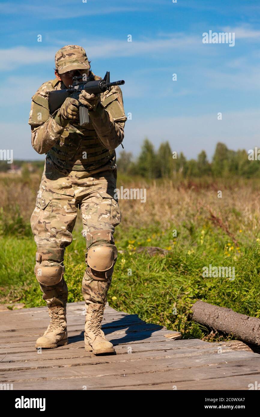 Soldier with a rifle Stock Photo - Alamy