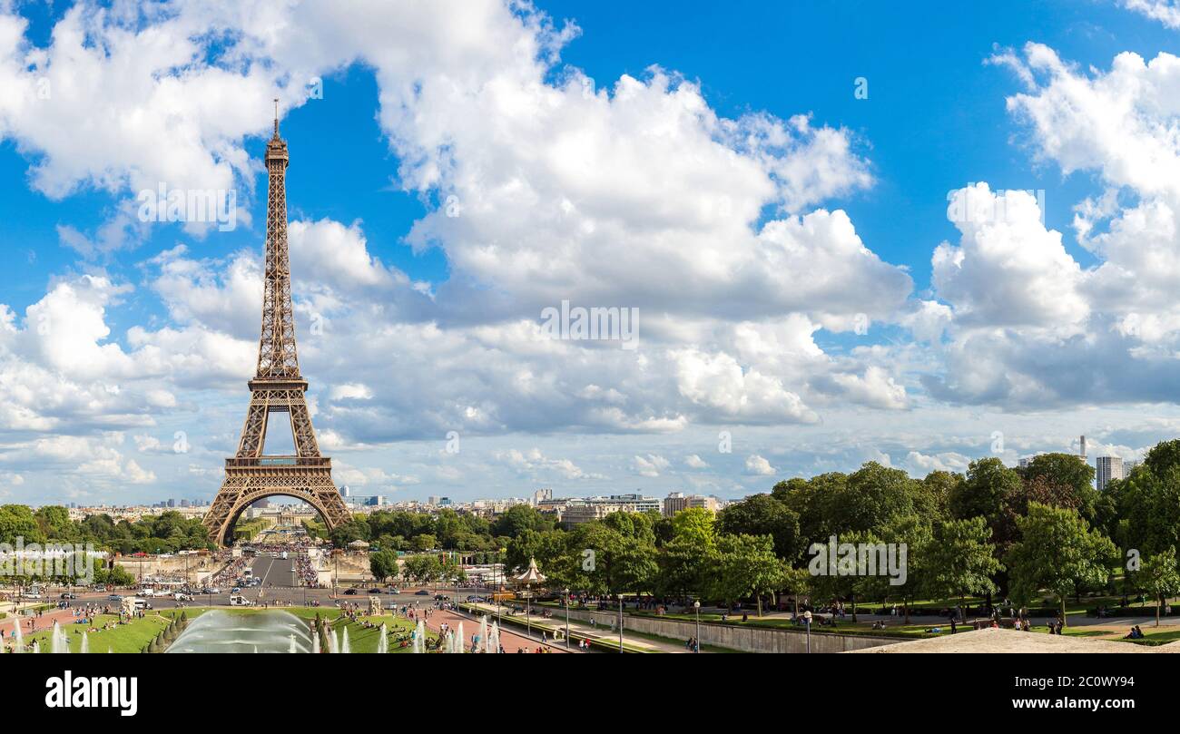 Panoramic view paris eiffel tower hi-res stock photography and images ...