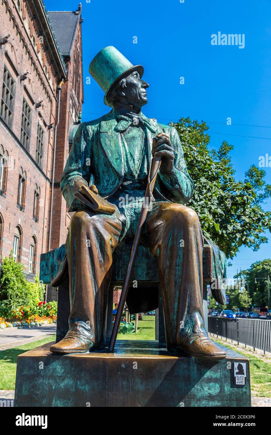Hans christian andersen statue copenhagen hi-res stock photography and ...