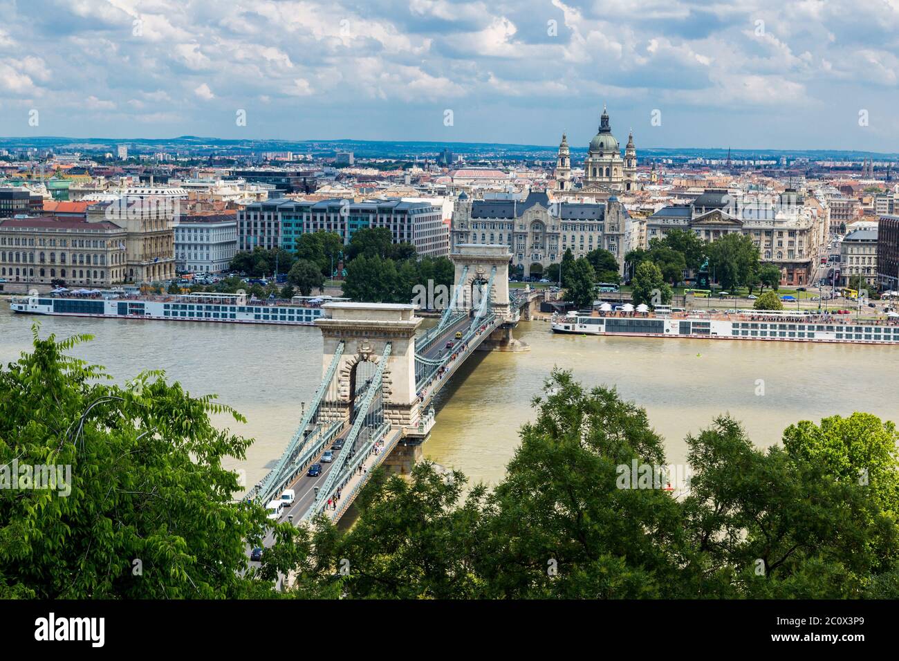 Magnificent Chain Bridge in beautiful Budapest Stock Photo - Alamy