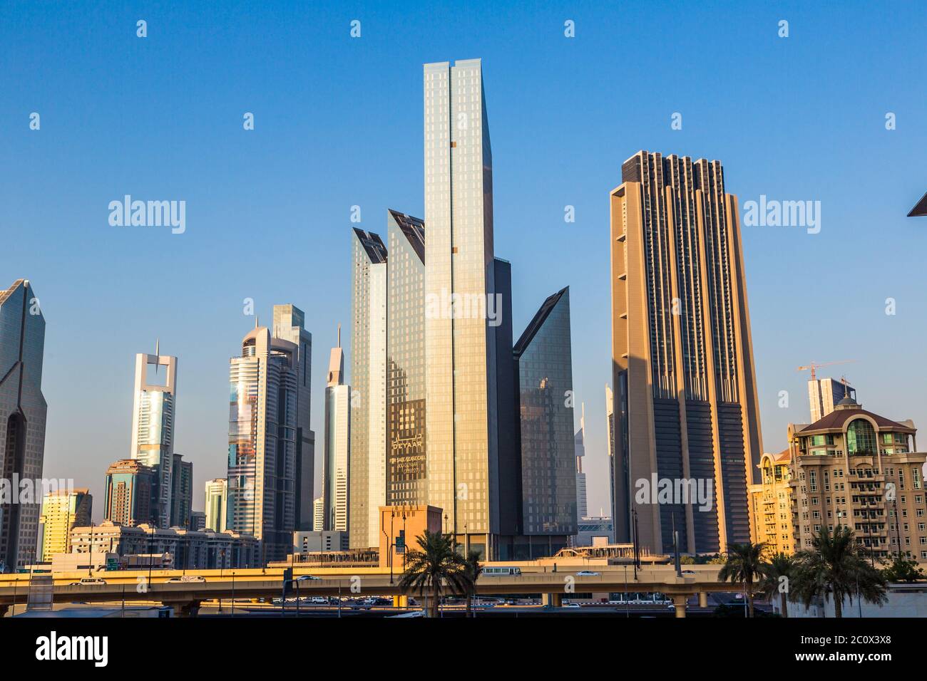 Emirates architecture hi-res stock photography and images - Alamy