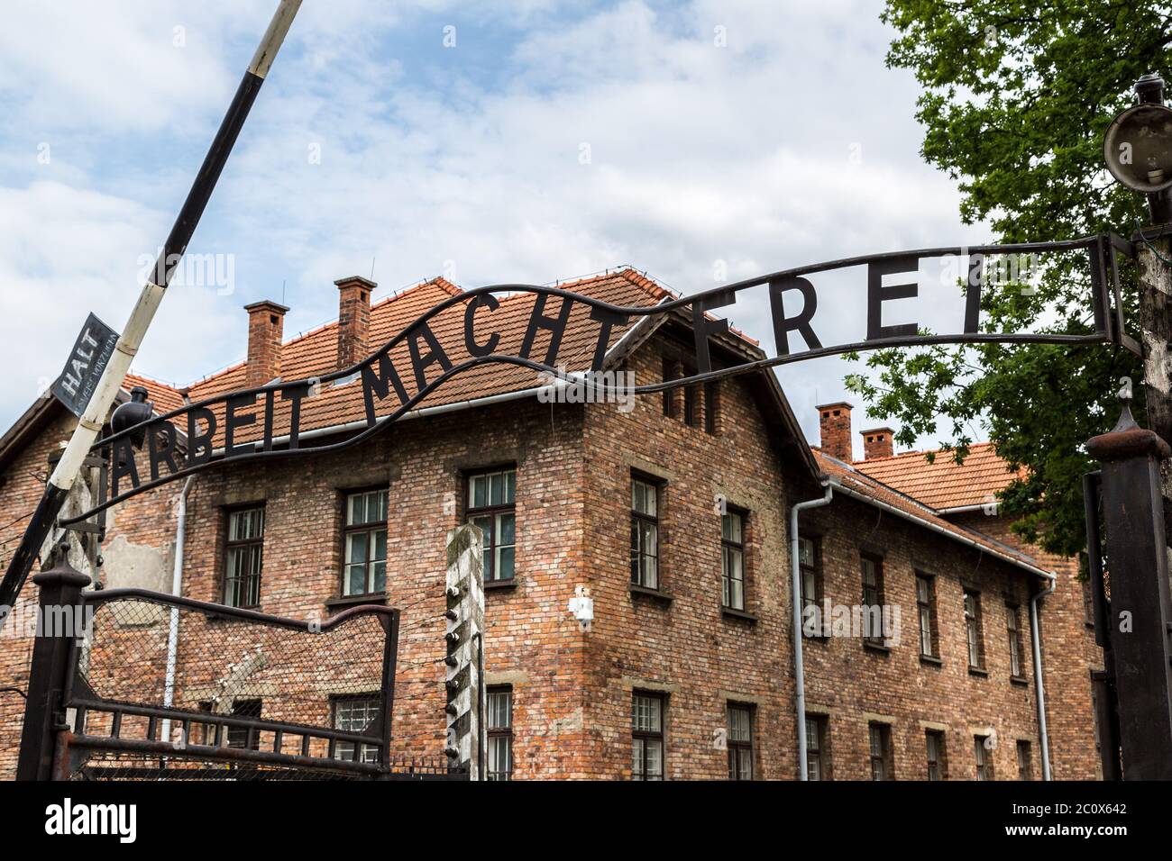 Entrance gate to Auschwitz Stock Photo - Alamy