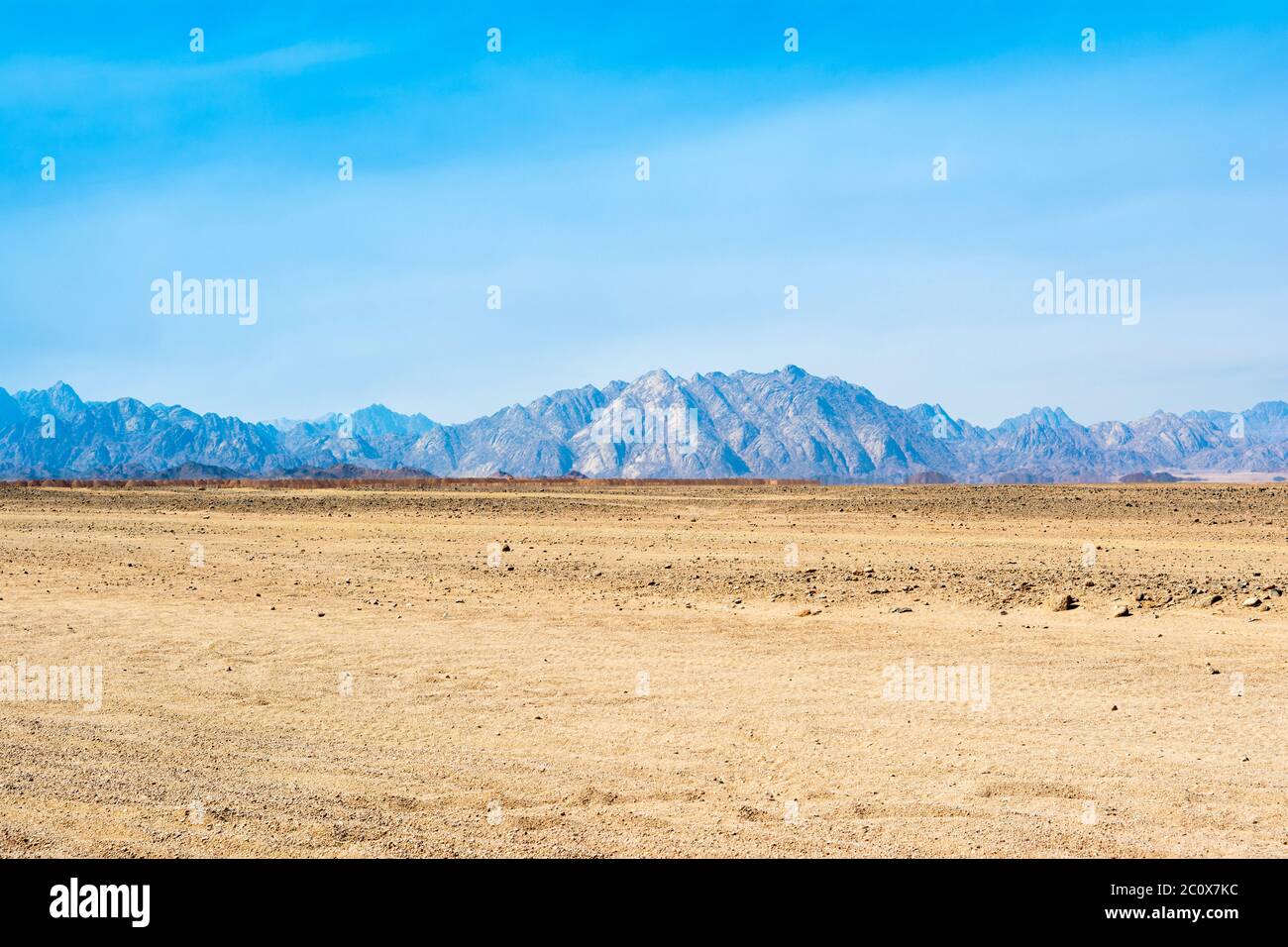 Beautiful panoramic landscape of the Arabian desert Stock Photo - Alamy