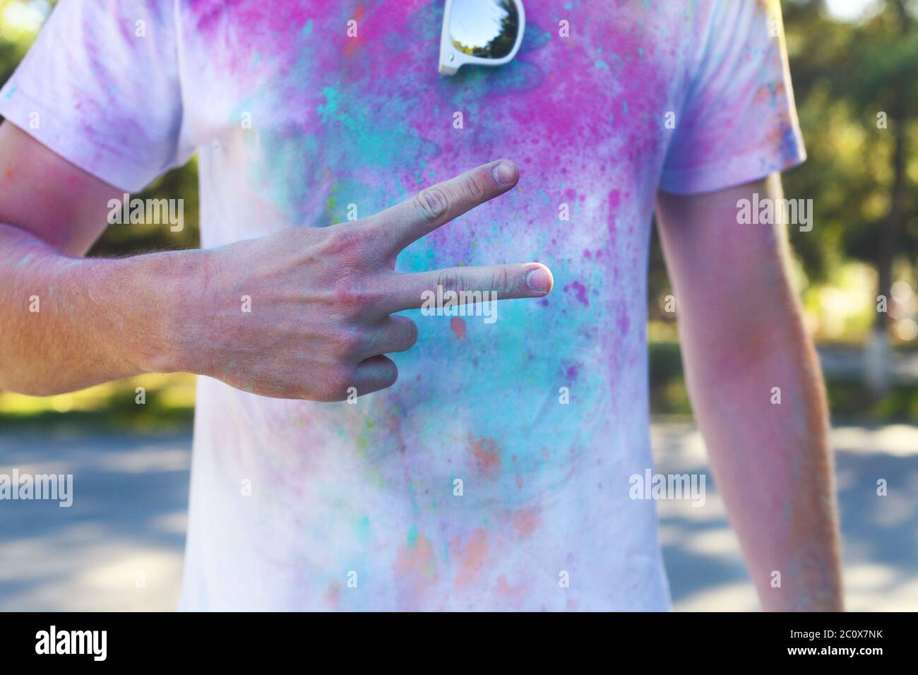 Man at holi hi-res stock photography and images - Alamy