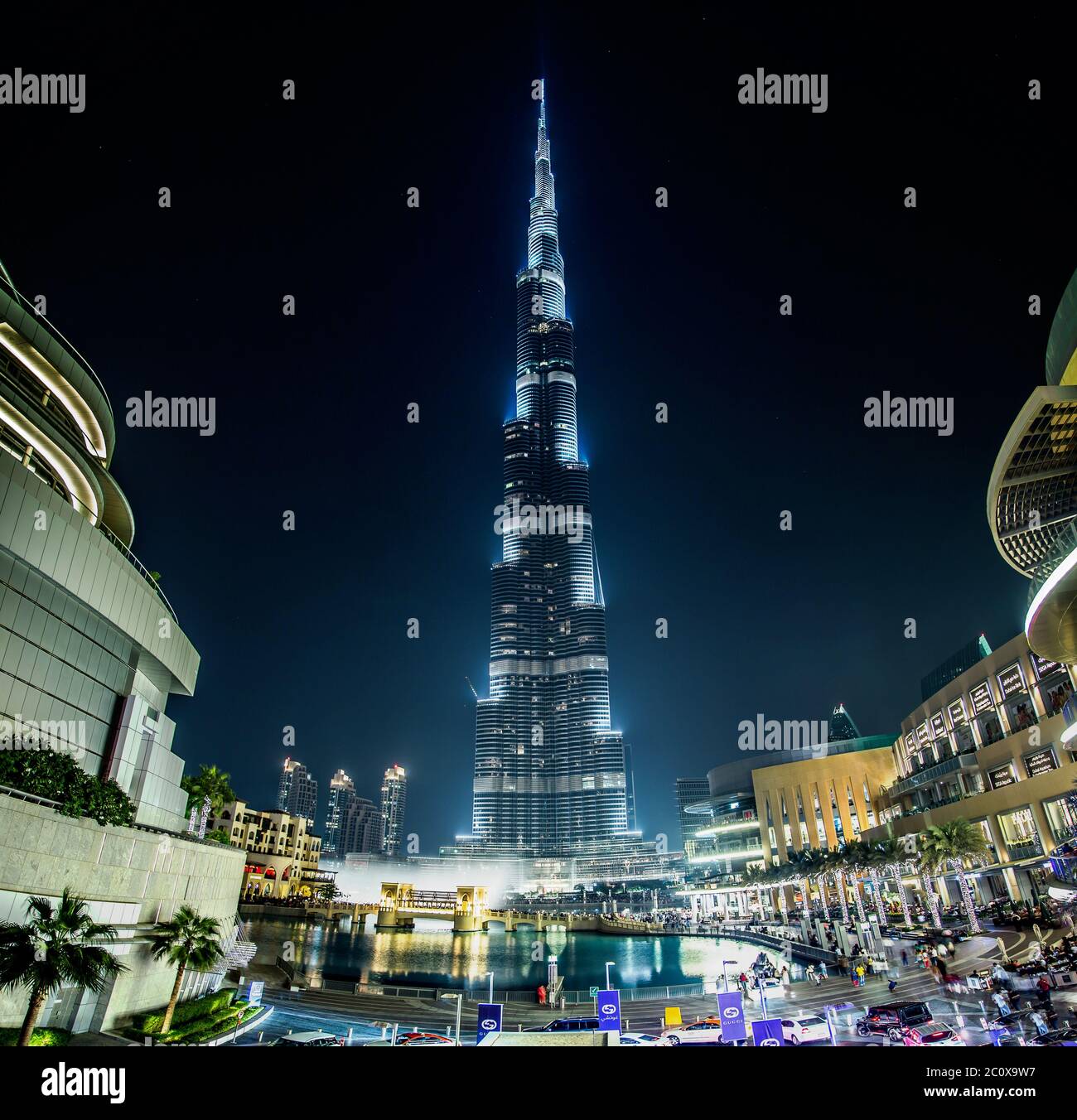 Night view downtown dubai luxury hi-res stock photography and images ...
