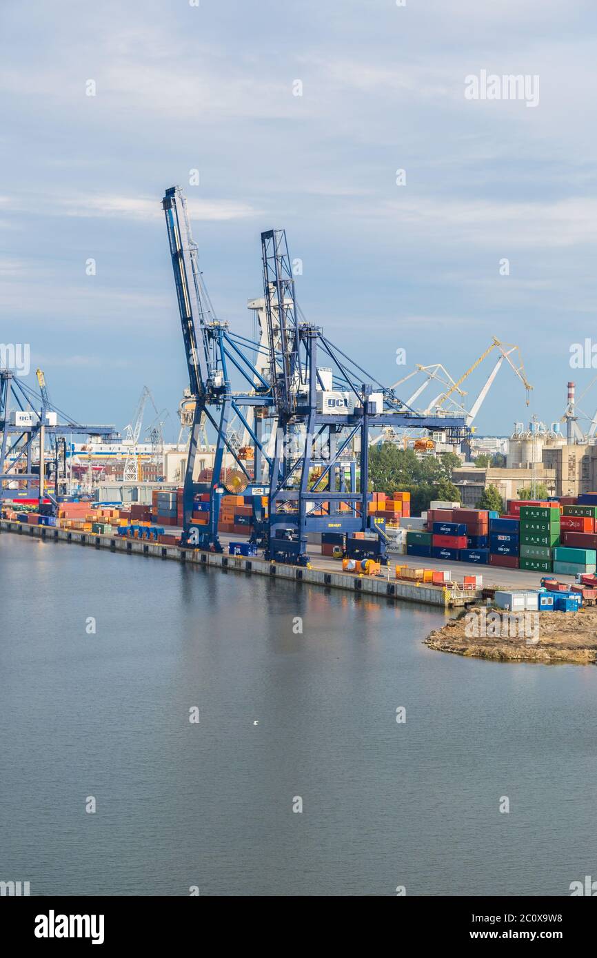 Deepwater container terminal hi-res stock photography and images - Alamy