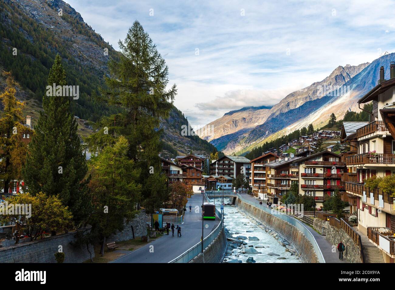 Zermatt ski resort zermatt village hi-res stock photography and images ...