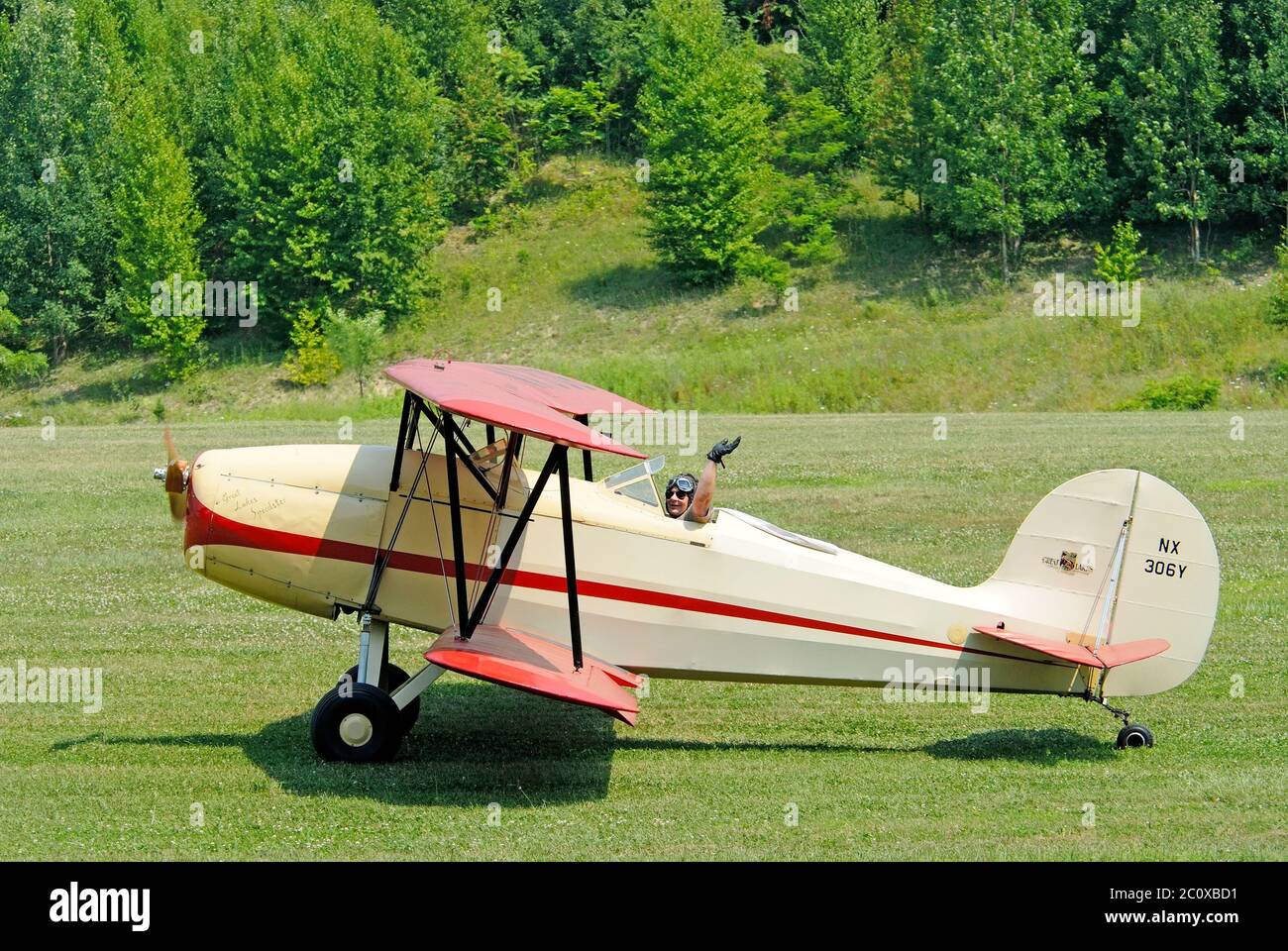 Old airplanes hi-res stock photography and images - Alamy