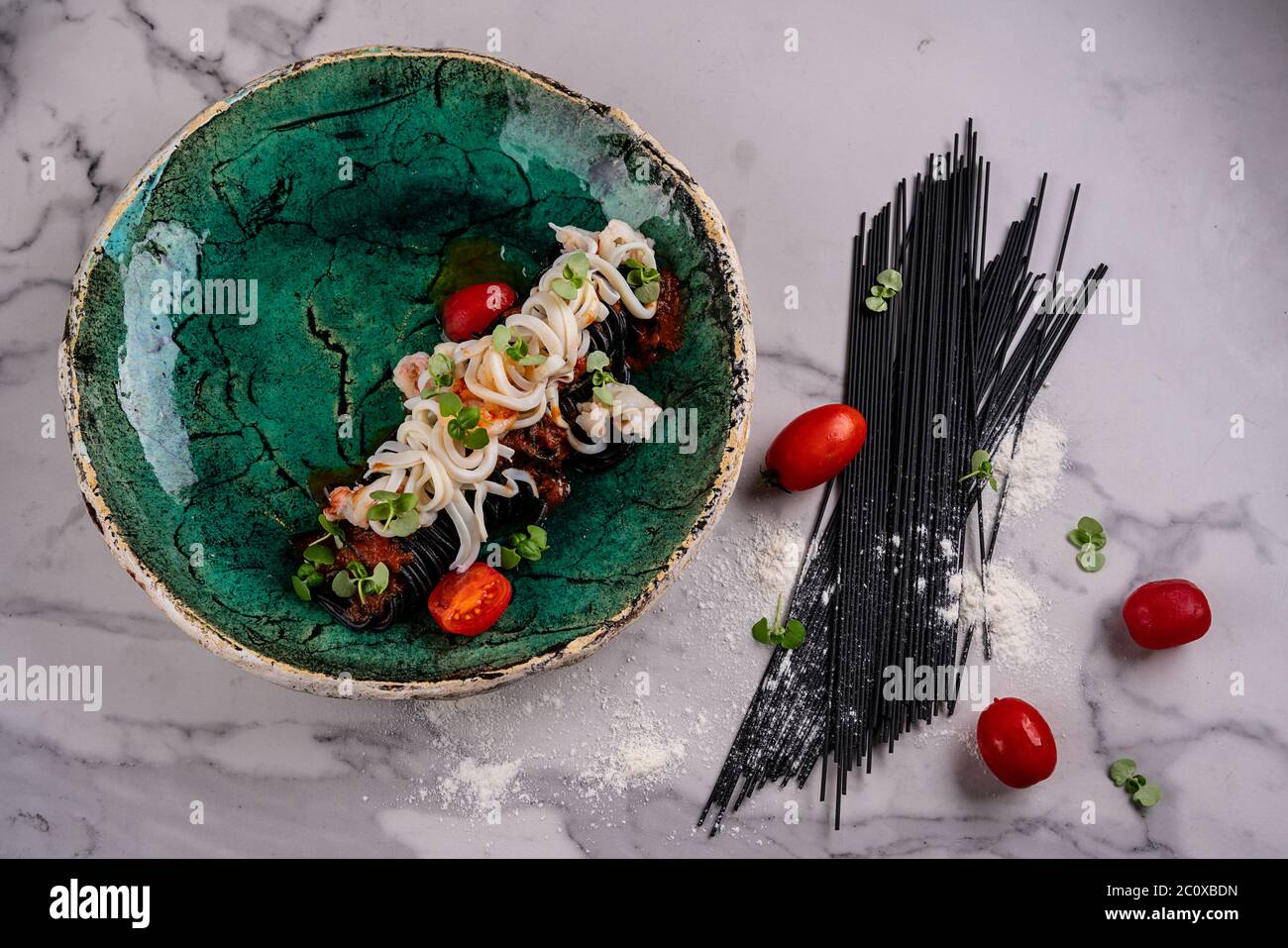 Spaghetti tuna black olive hi-res stock photography and images - Alamy