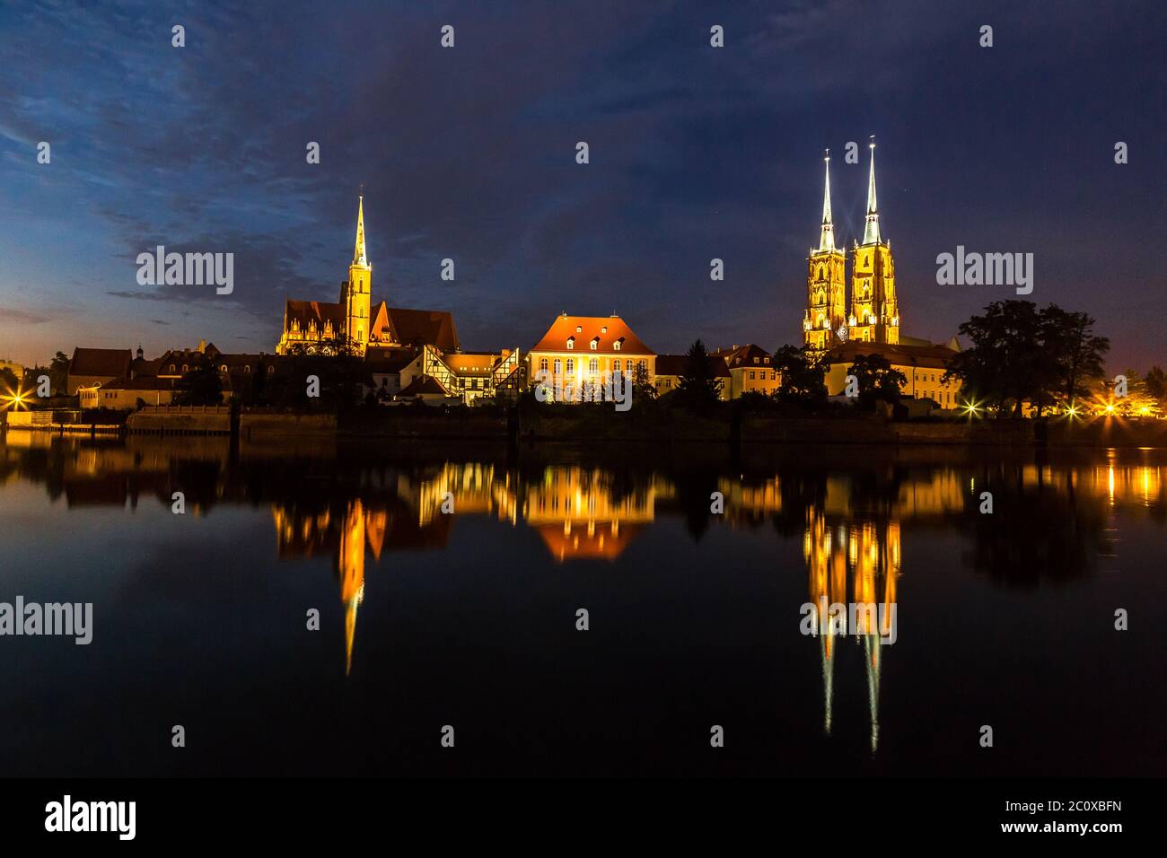Wroclaw night hi-res stock photography and images - Alamy