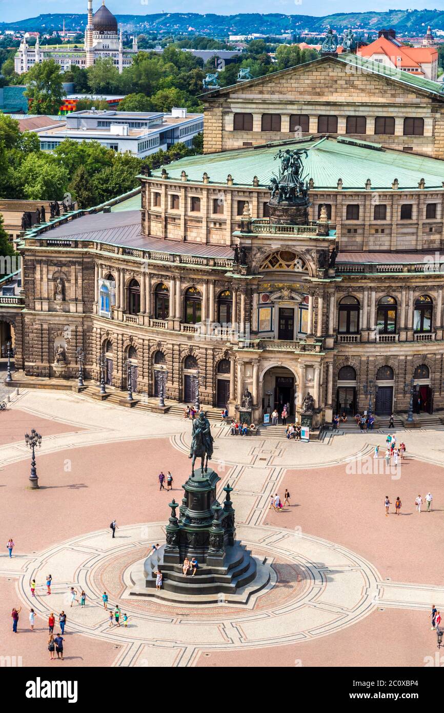 Theater square with semper opera house hi-res stock photography and ...