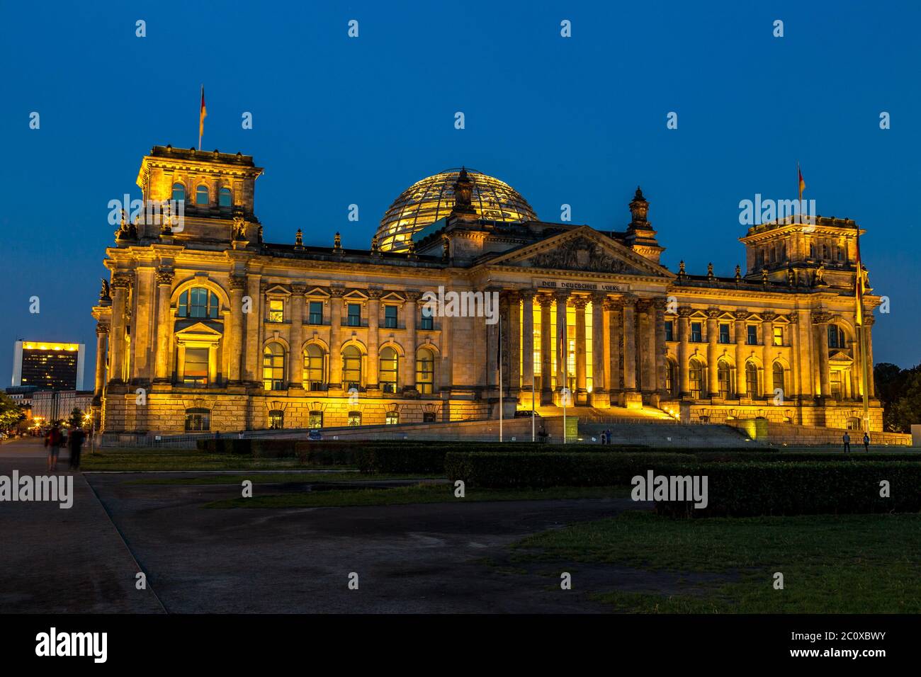 Illuminated facade reichstag night hi-res stock photography and images ...