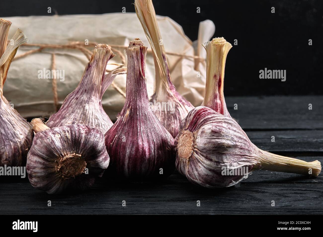 Red garlic, delivery, Organic products, layout for a healthy diet and ...