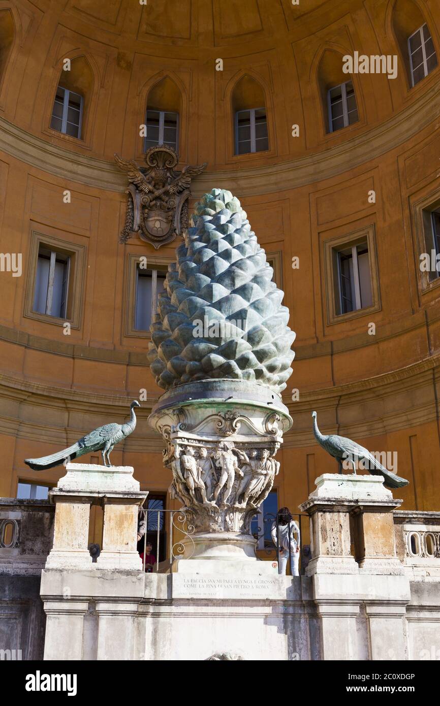 Pine cone statue peacock hi-res stock photography and images - Alamy