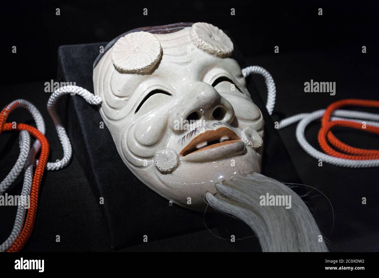 Japanese red mask hi-res stock photography and images - Alamy