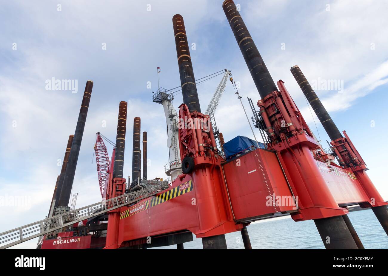 Jack up platforms hi-res stock photography and images - Alamy