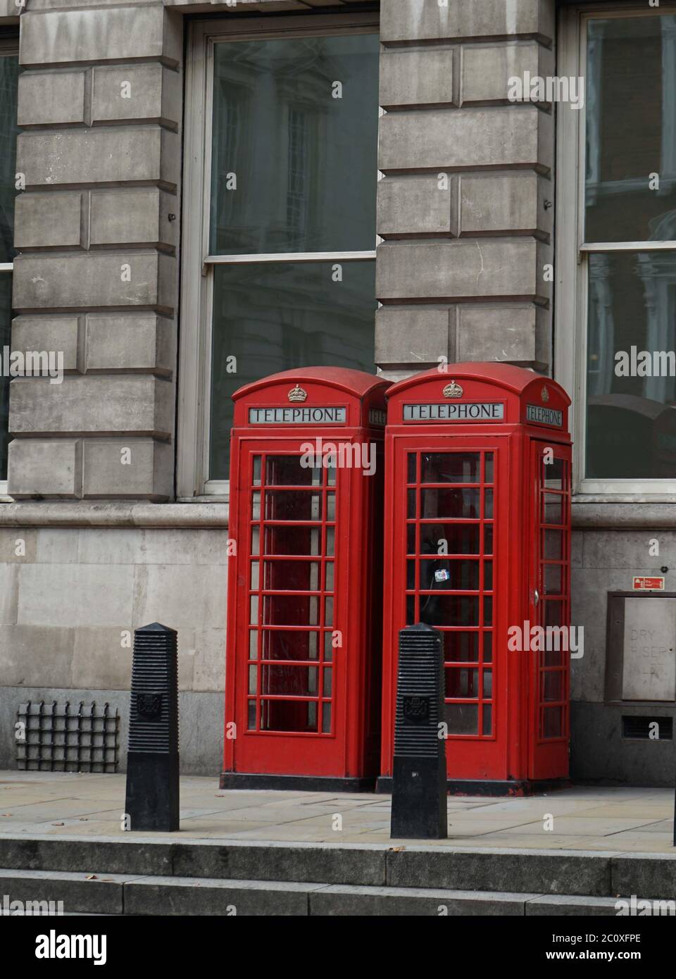 Telephone cabin, London - England Stock Photo - Alamy