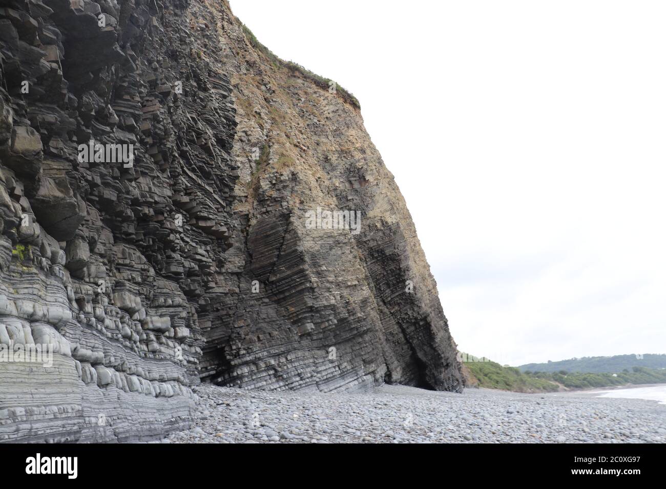 Triangular boulder hi-res stock photography and images - Alamy