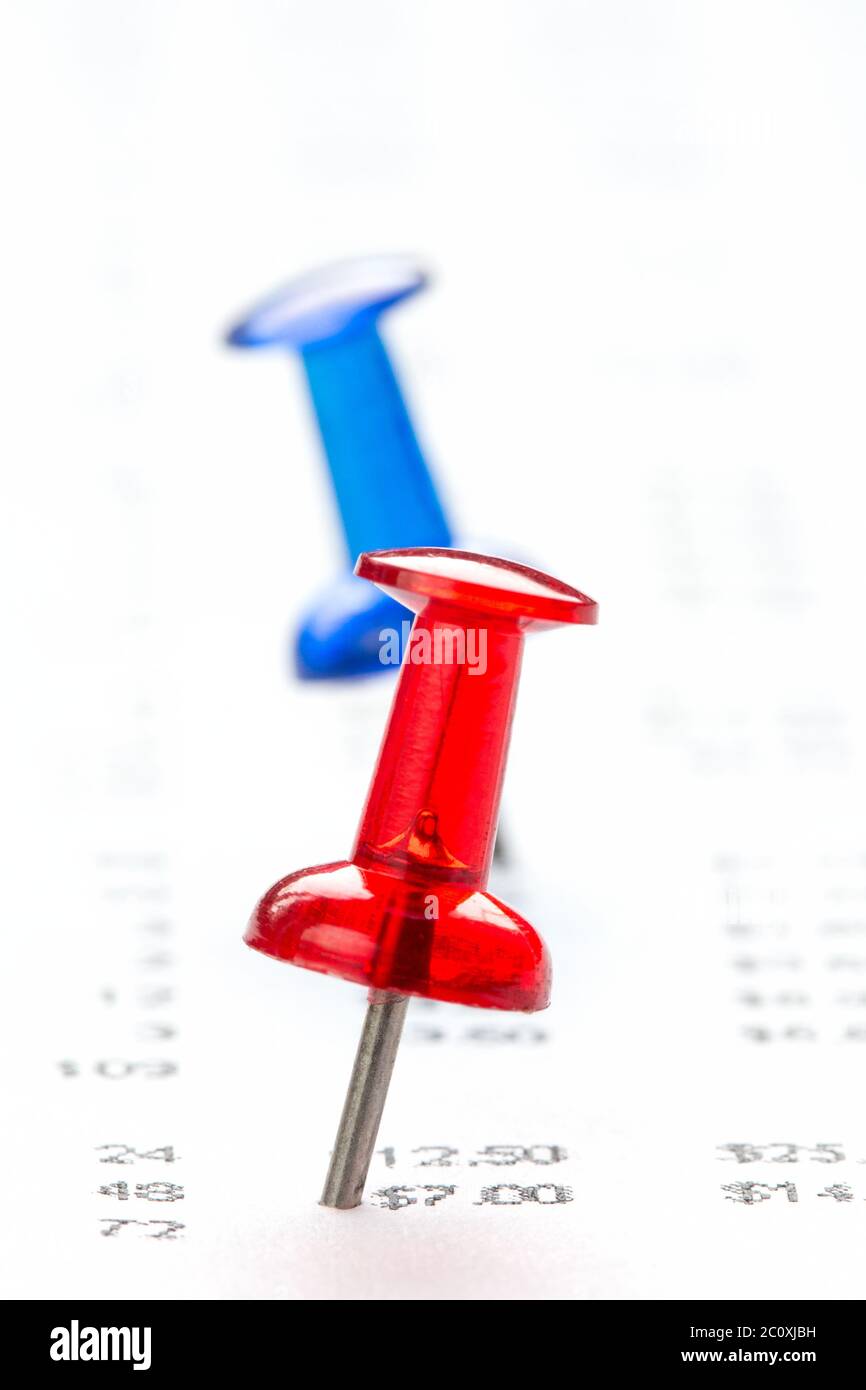 Red and blue pushpins Stock Photo - Alamy