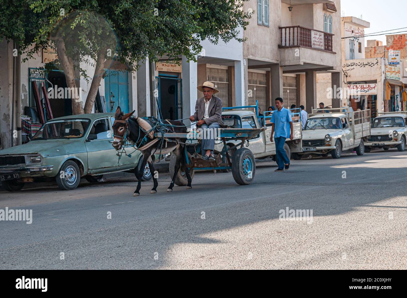 Human pulled cart hi-res stock photography and images - Alamy