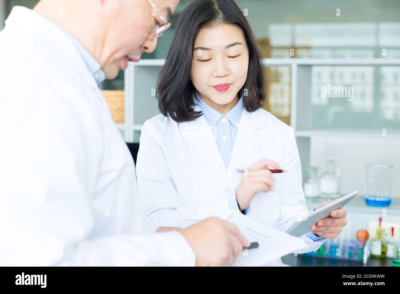 Modern chemical laboratory experiment hi-res stock photography and ...