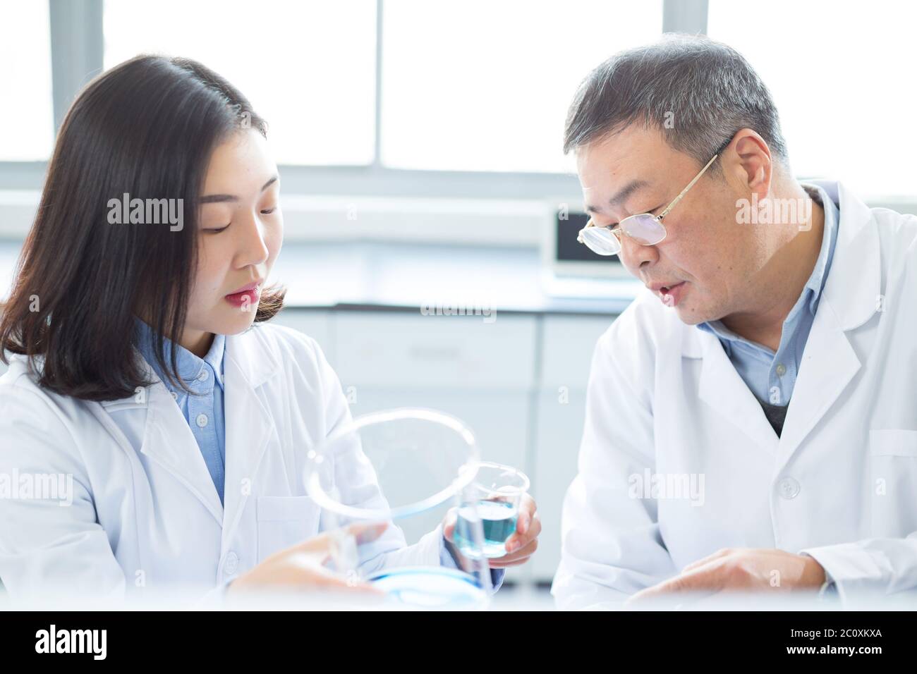 Modern chemical science hi-res stock photography and images - Alamy