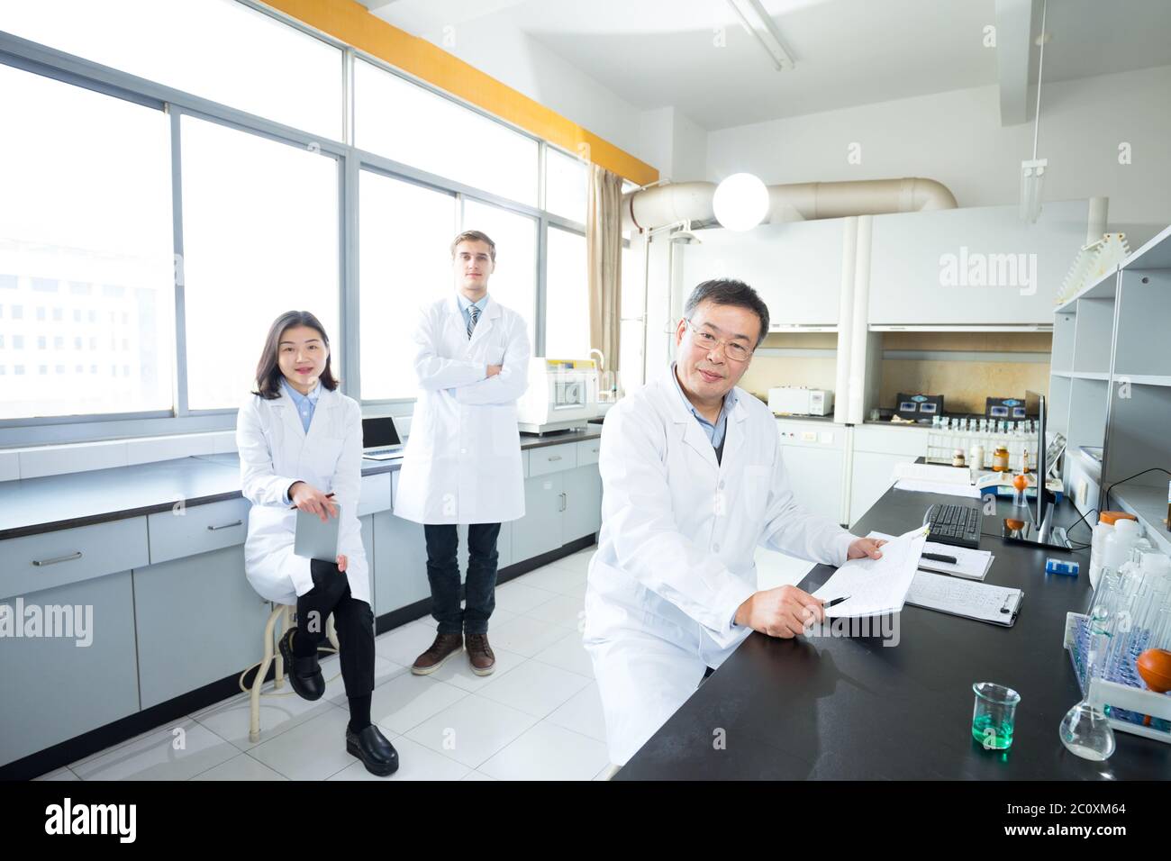 Chemical people hi-res stock photography and images - Alamy