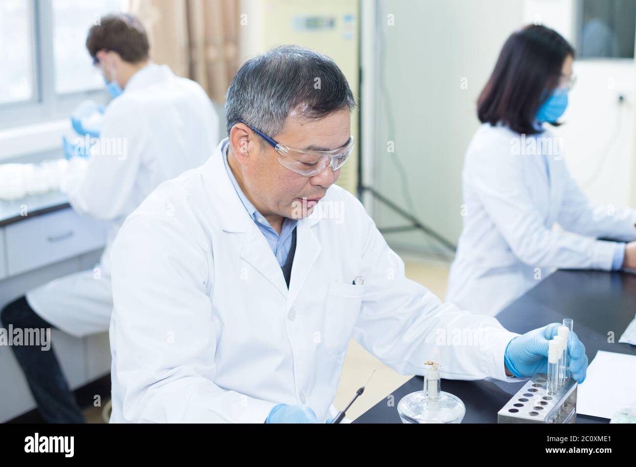 Experiment in lab hi-res stock photography and images - Alamy