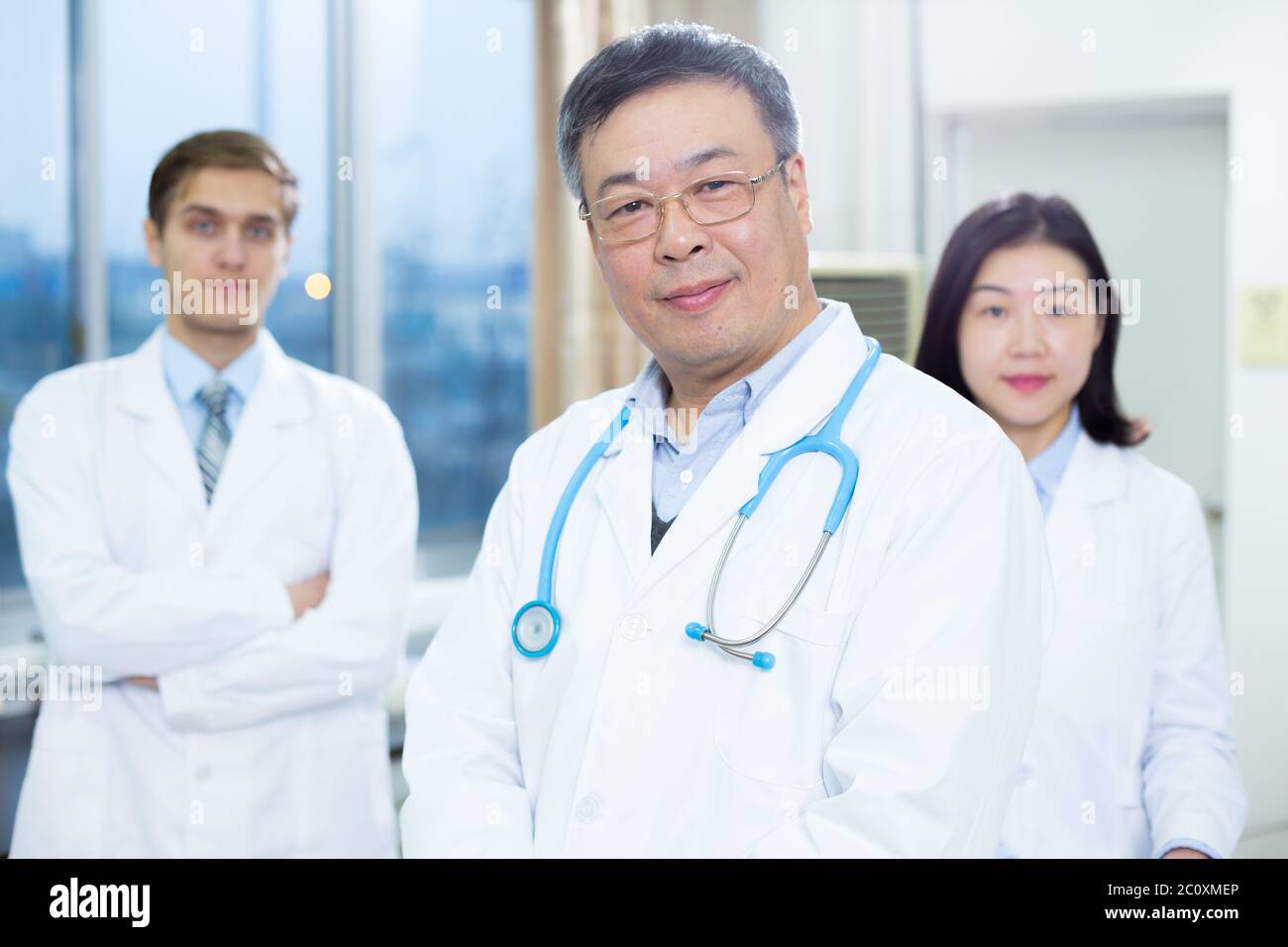 people do medical experiment in lab Stock Photo - Alamy