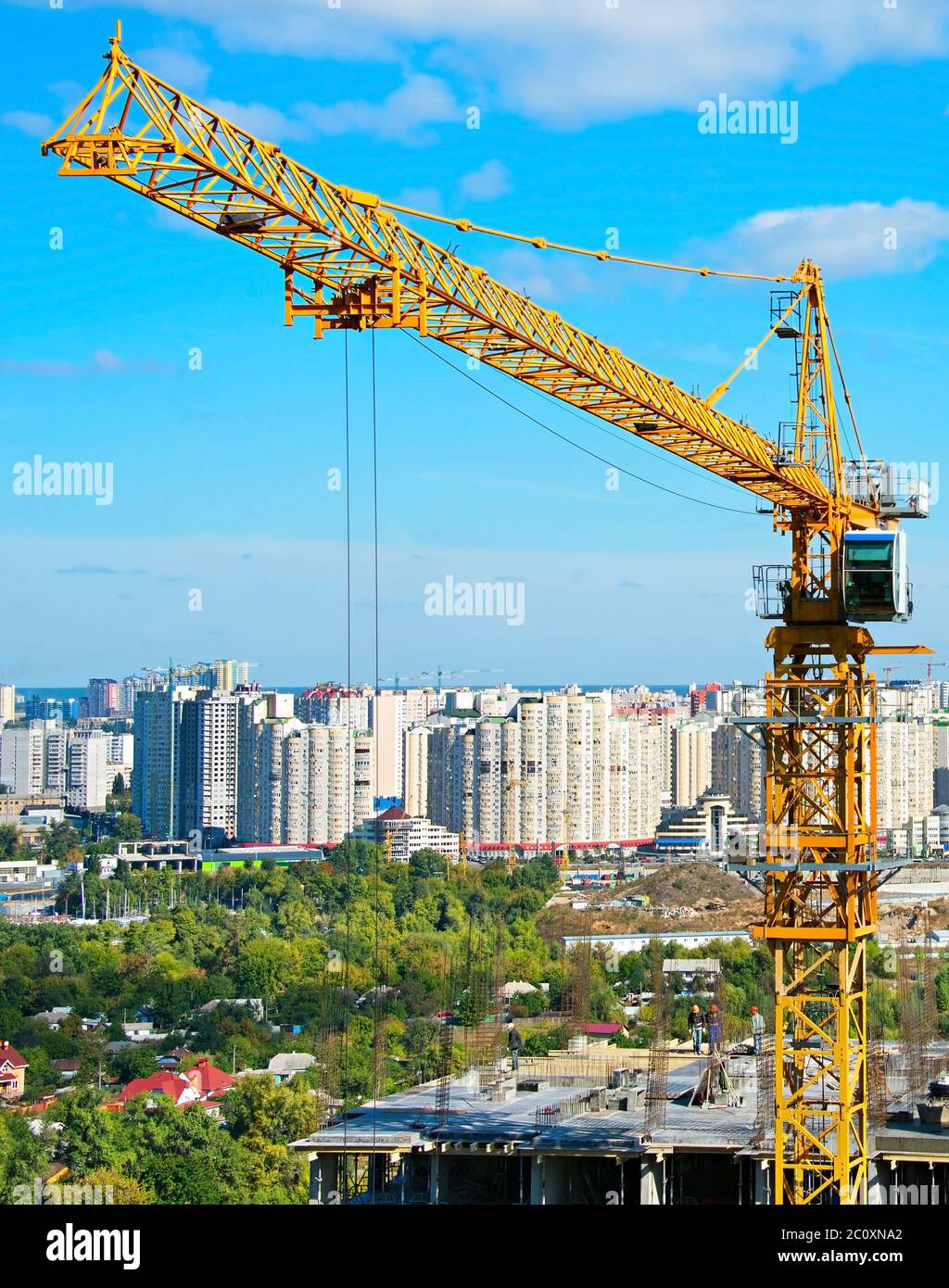 Vertical crane scaffolding development hi-res stock photography and ...