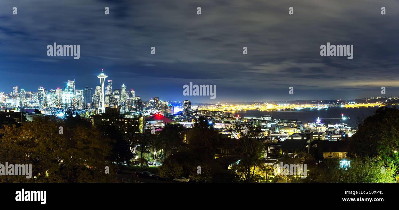 Seattle night scene hi-res stock photography and images - Alamy