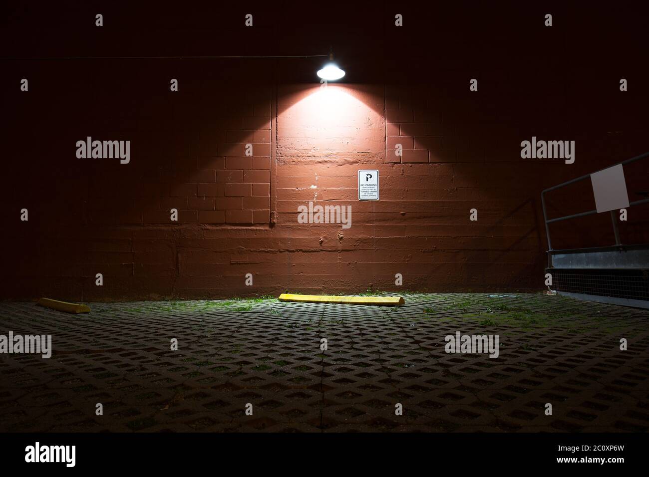 Night brick hi-res stock photography and images - Alamy