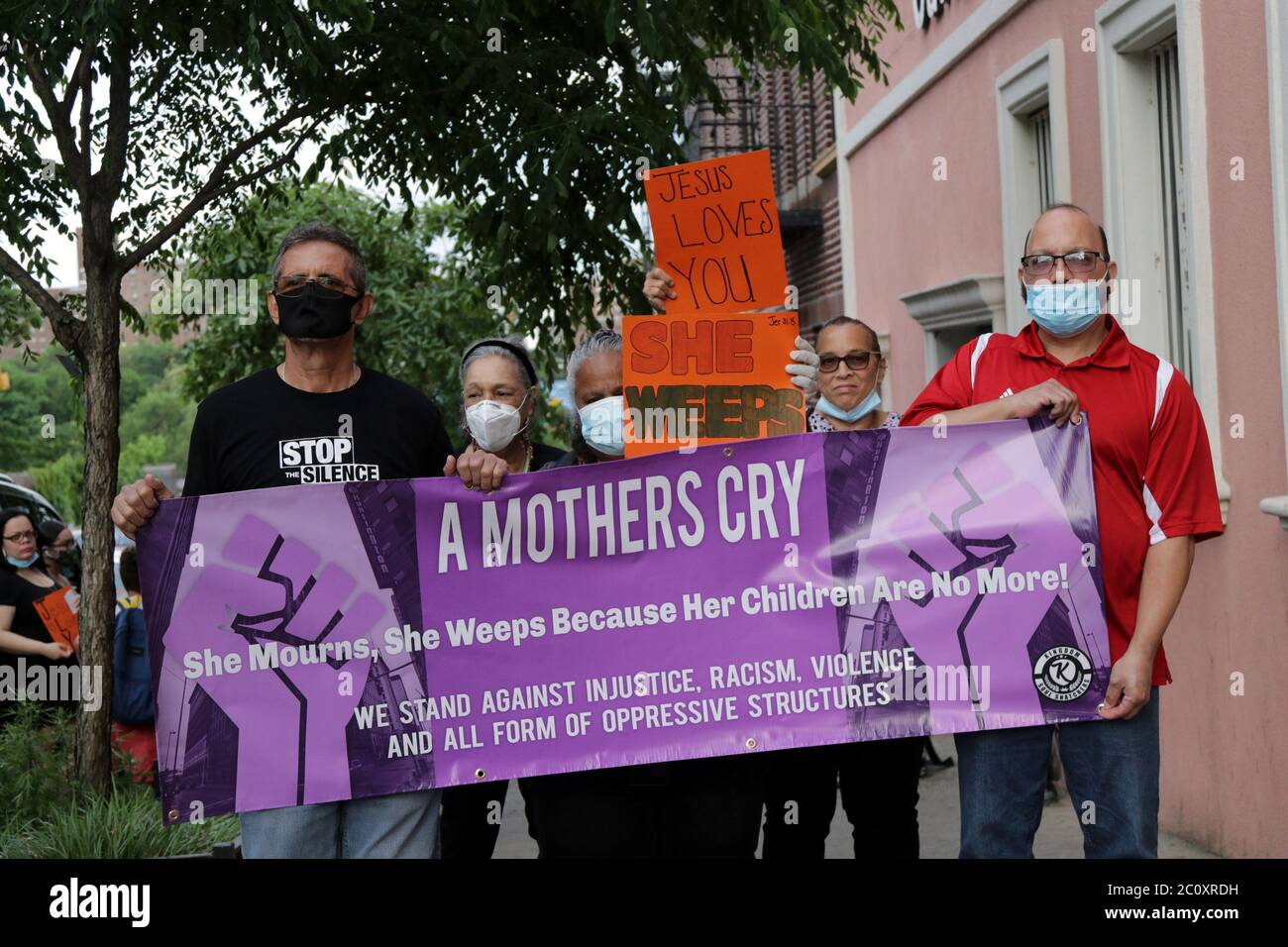 Mothers for blm hi-res stock photography and images - Alamy