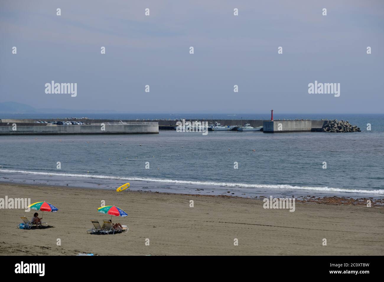 Kamakura beach hi-res stock photography and images - Alamy