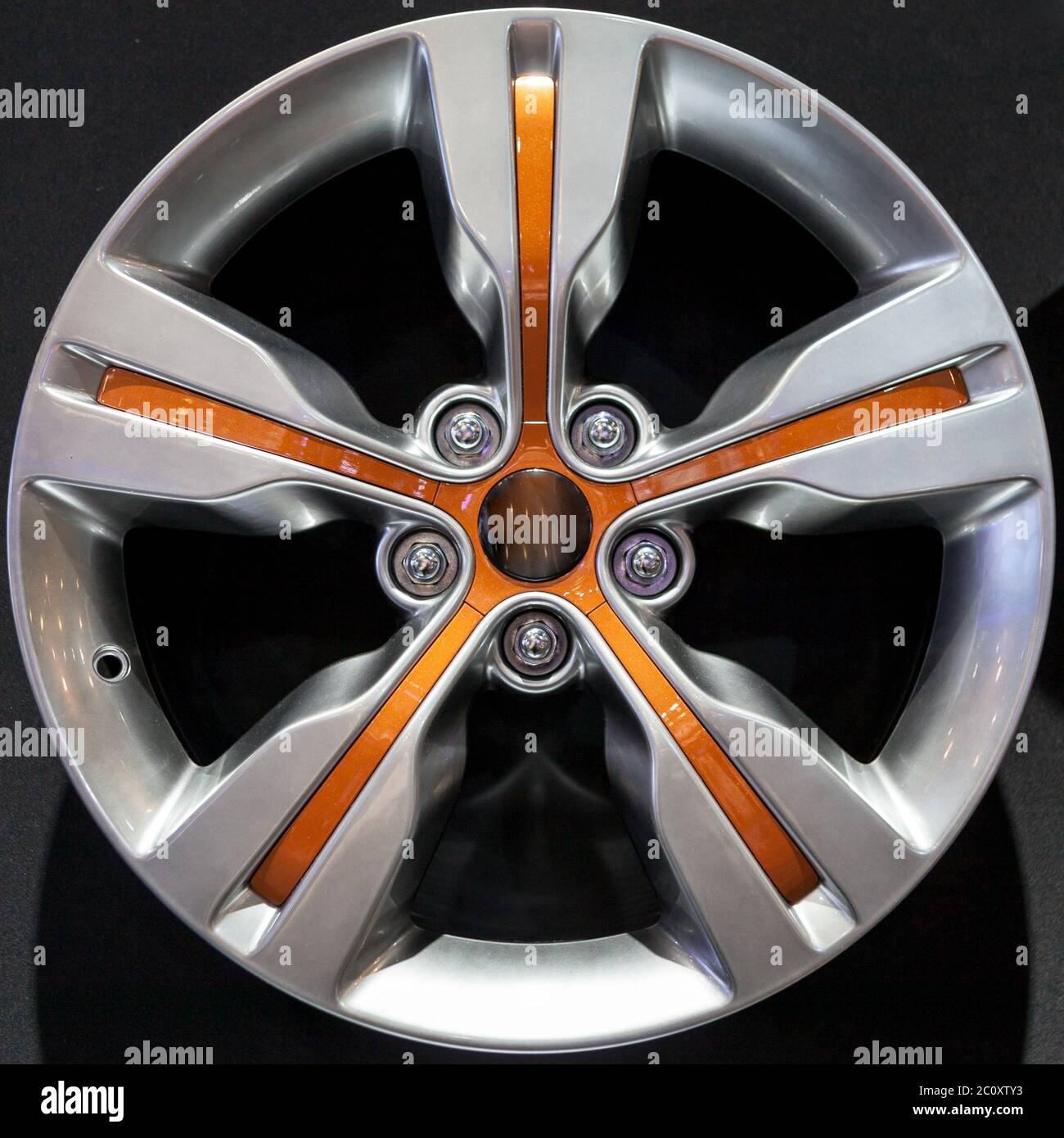 Chrome and black rim hi-res stock photography and images - Alamy