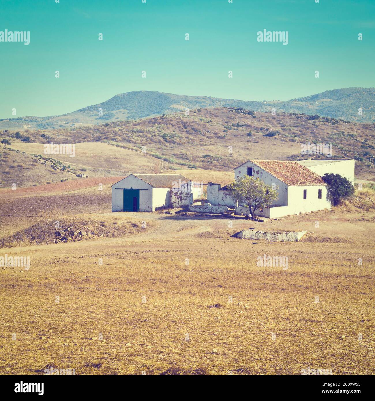 Fold farmhouse hi-res stock photography and images - Alamy