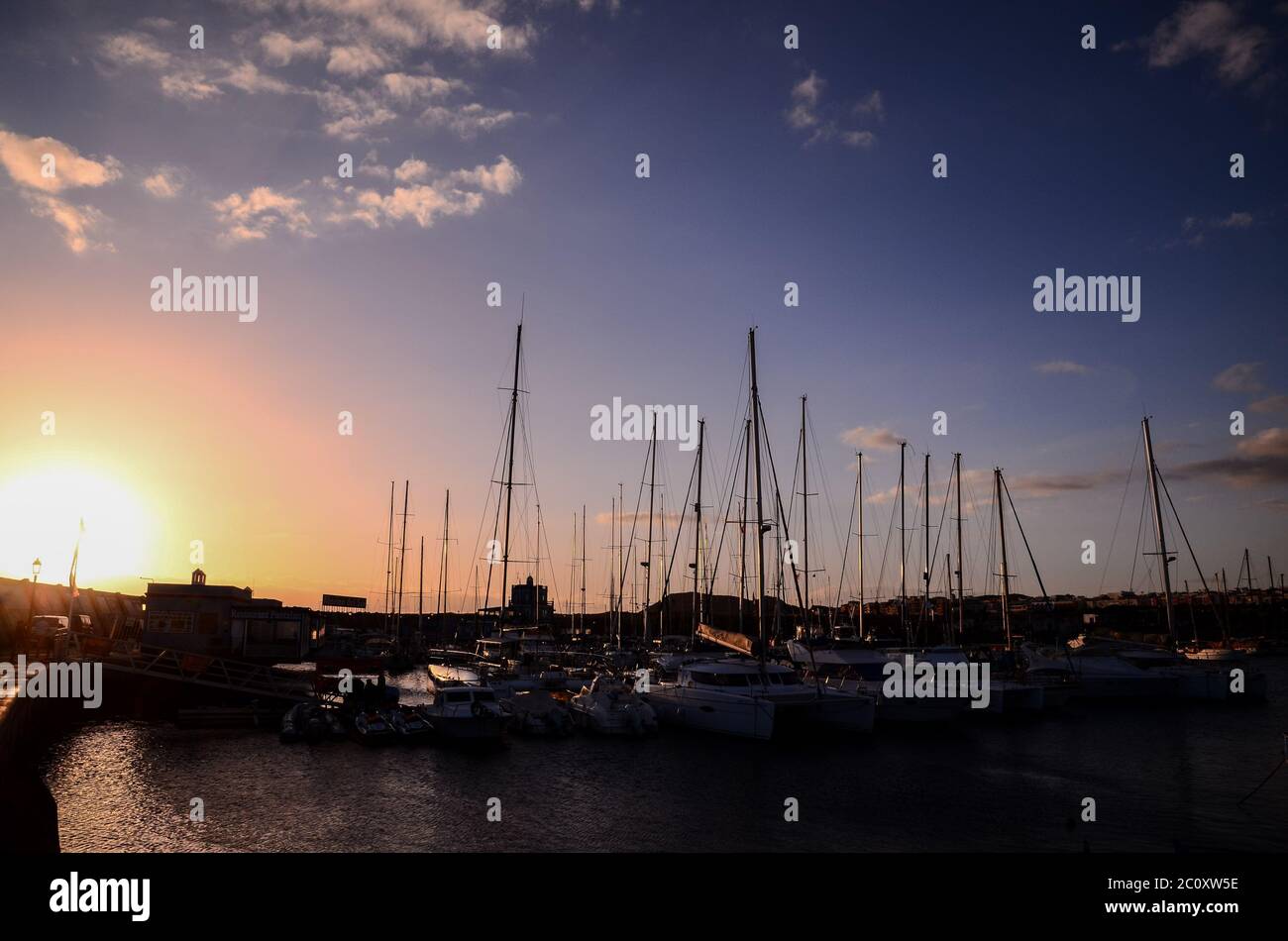 Masts silhouette hi-res stock photography and images - Alamy