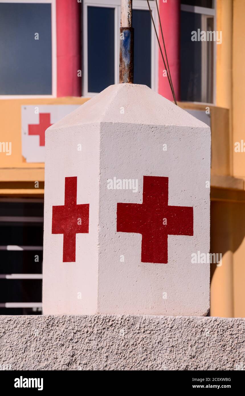 Red Cross Medical Sign Stock Photo - Alamy