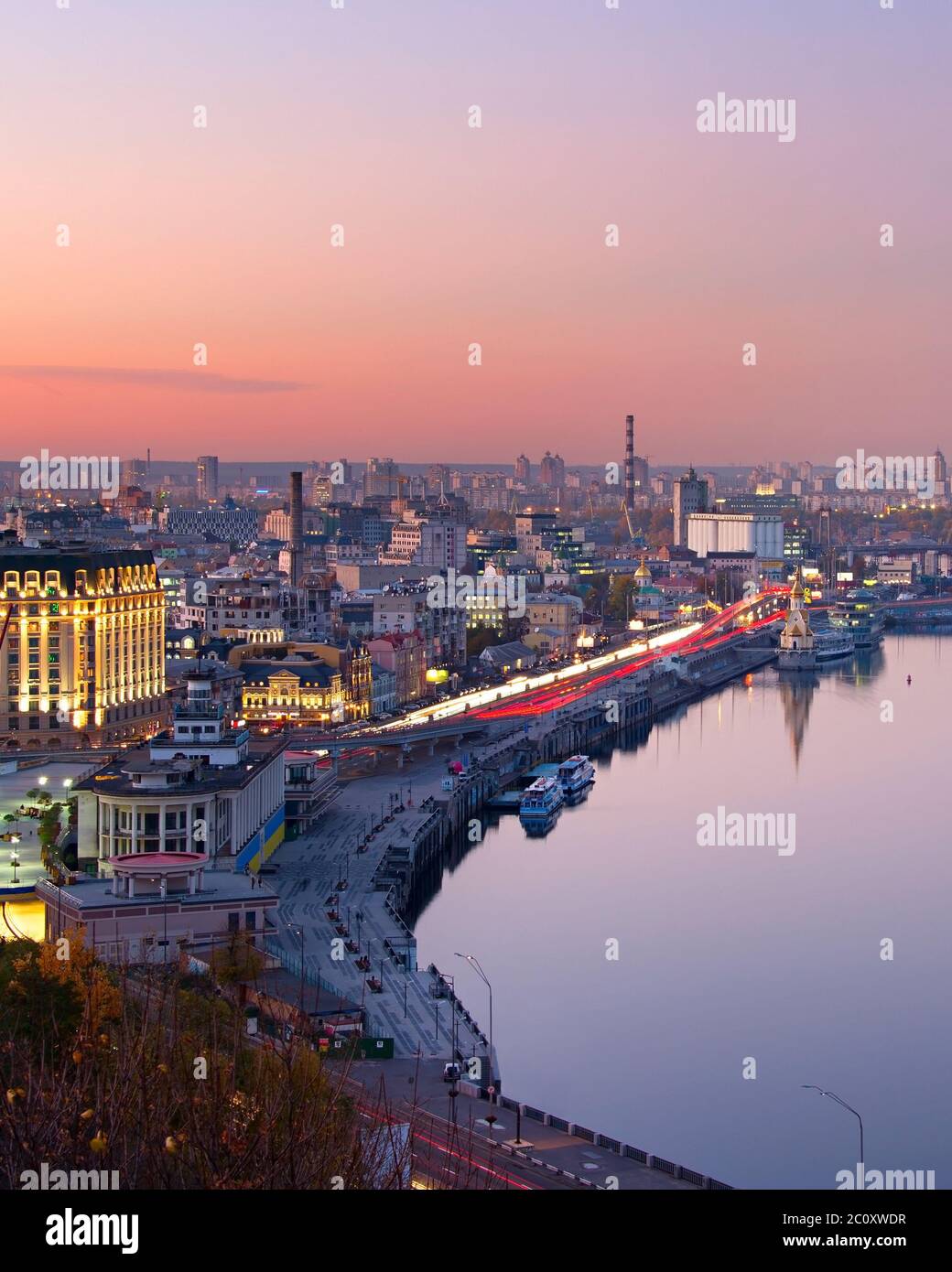Kiev ukraine aerial night view hi-res stock photography and images - Alamy